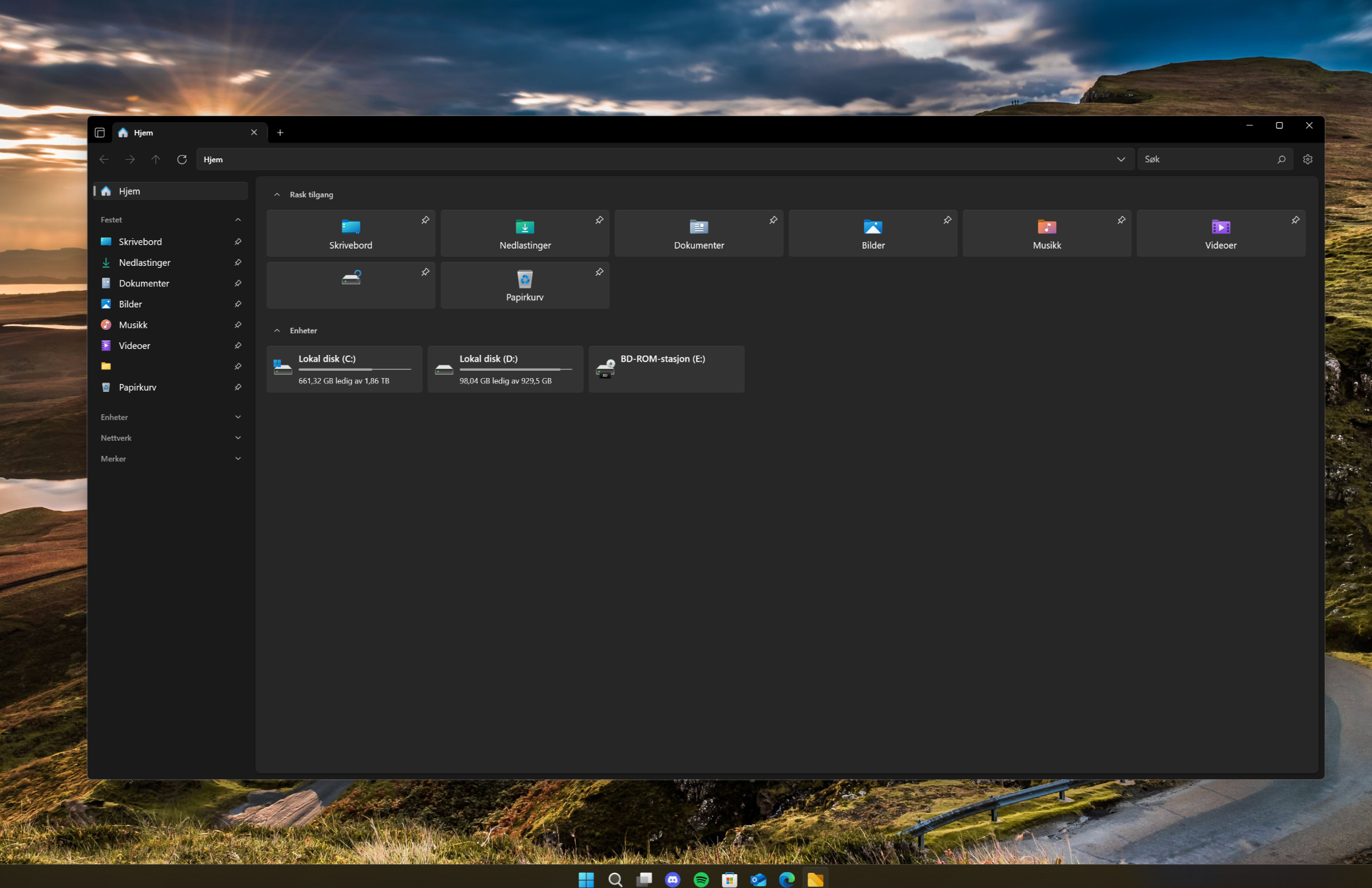 Can I change the built-in file explorer like this? | Microsoft ...
