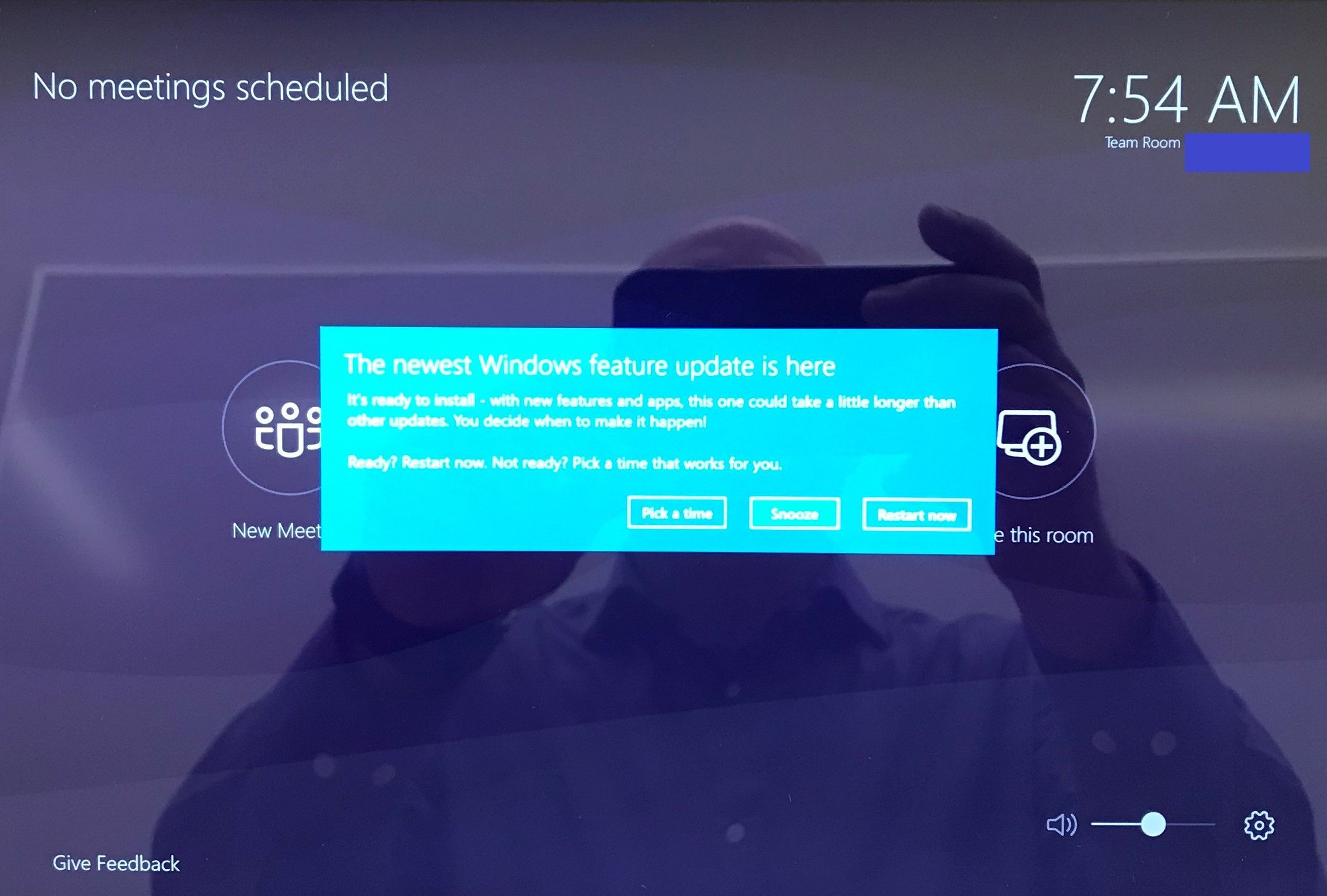 Skype Room Systems v2 Awareness: Windows Update Notification Pop-Up ...